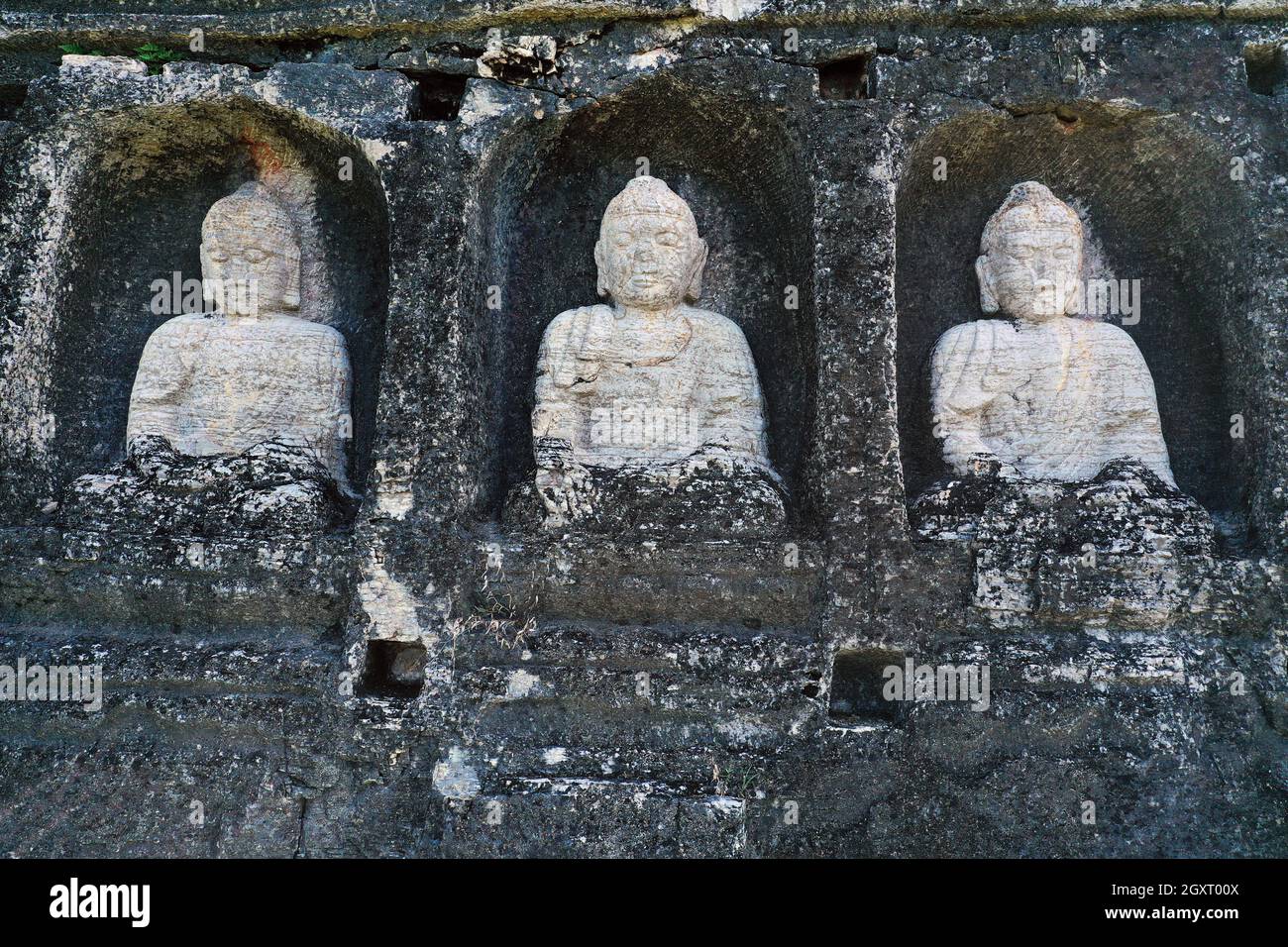 ZAOZHUANG, CHINA - SEPTEMBER 29, 2021 - A Tang Dynasty cliff statue at ...