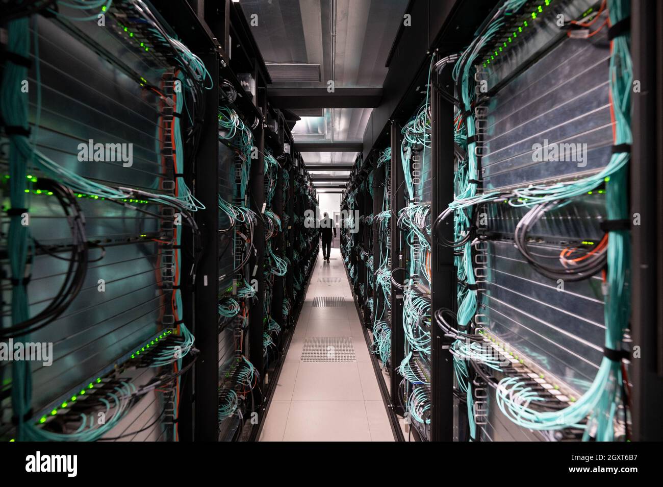 Supercomputing centre hi-res stock photography and images - Alamy