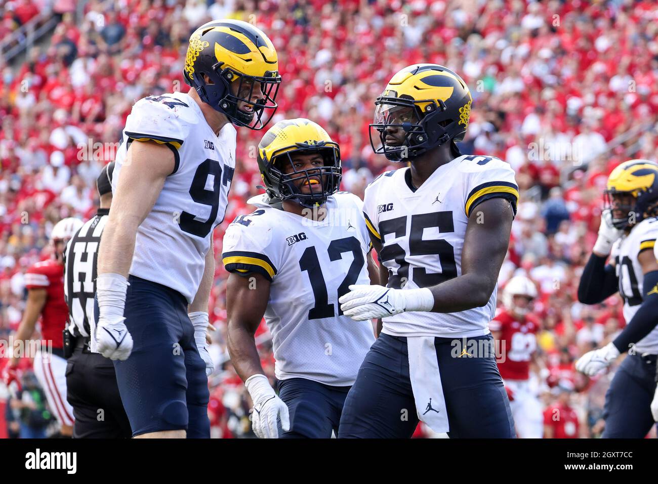 Madison, WI, USA. 02nd Oct, 2021. Michigan Wolverines defensive end ...