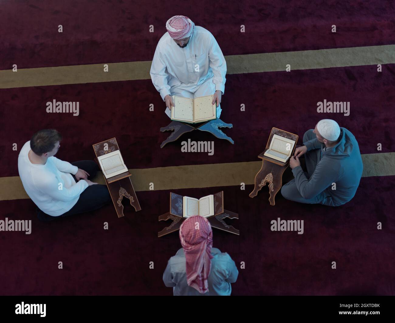 Arabic children in school classroom hi-res stock photography and images ...