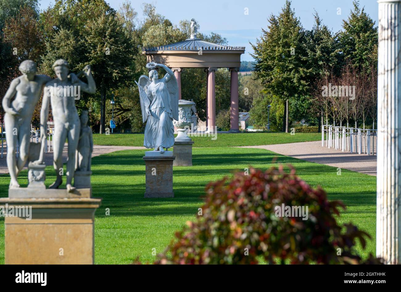 Neustrelitz, Germany. 01st Oct, 2021. View of the sculptures and the ...