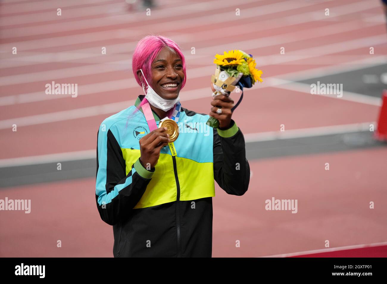 Shaunae Miller-Uibo with the medal as the winner of the 400 meters of ...