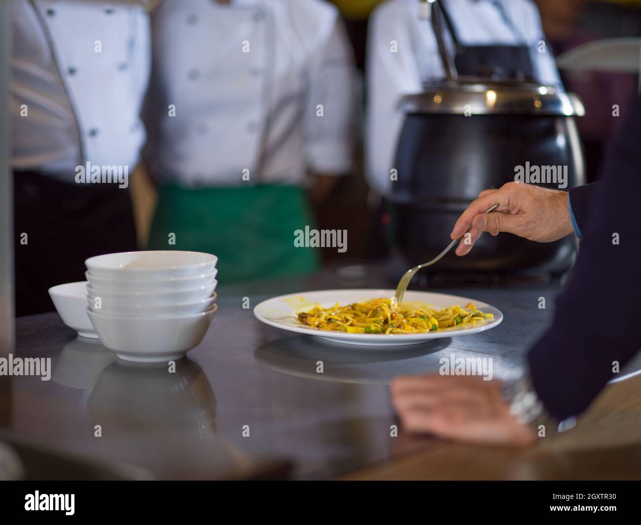 Presenting dish hi-res stock photography and images - Alamy