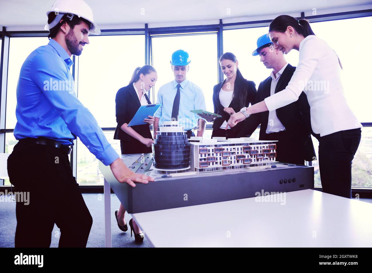 Arab female engineer hi-res stock photography and images - Alamy