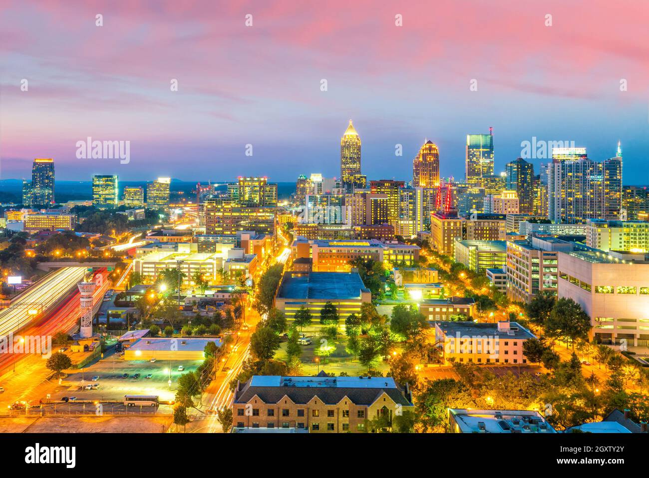 Skyline of Atlanta city at sunset in Georgia, USA Stock Photo - Alamy