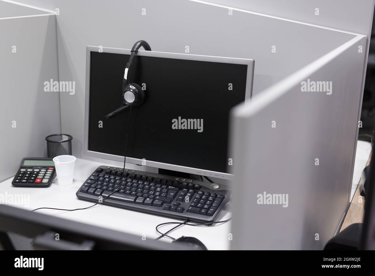 Empty call center hi-res stock photography and images - Alamy