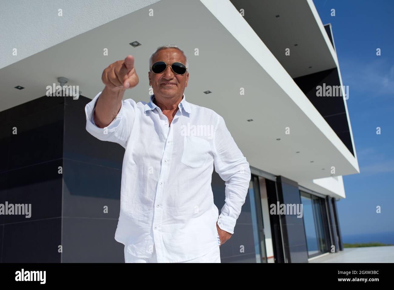 Luxury modern home hi-res stock photography and images - Alamy