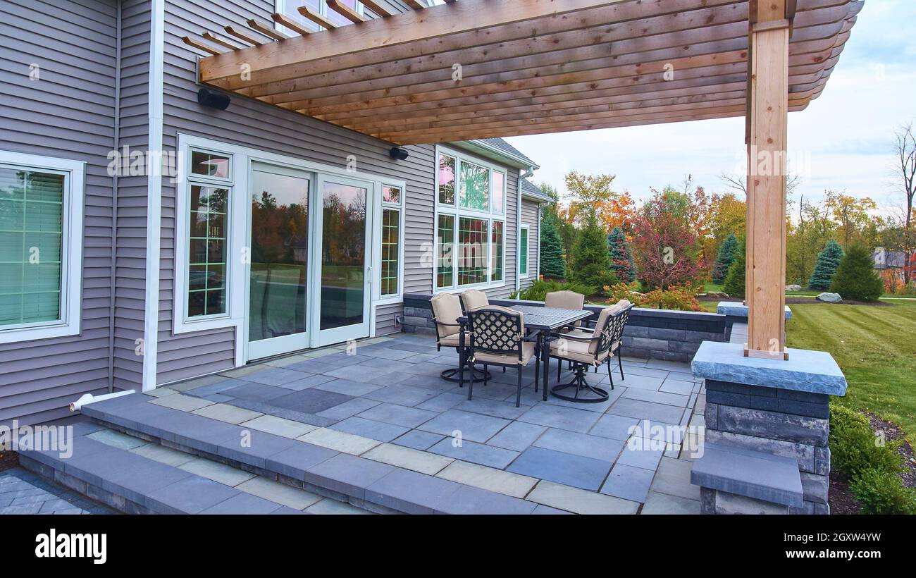 Close up of suburban house backyard patio with pergola Stock Photo - Alamy