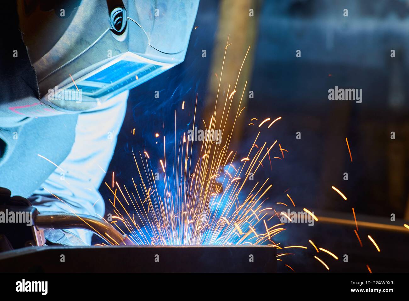 Fire sparks motion graphics night hi-res stock photography and images ...