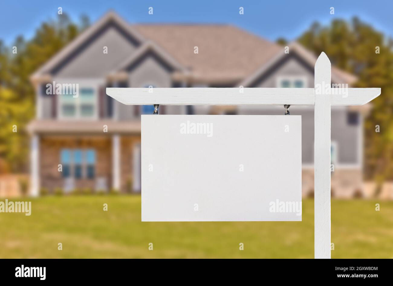 Blank real estate sign in hi-res stock photography and images - Alamy