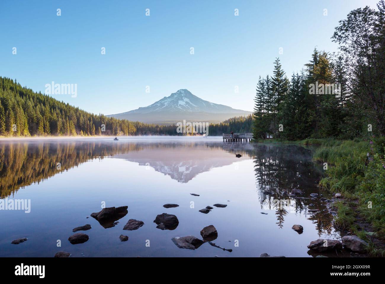 Mount. Hood in Oregon, USA. Beautiful natural landscapes Stock Photo ...