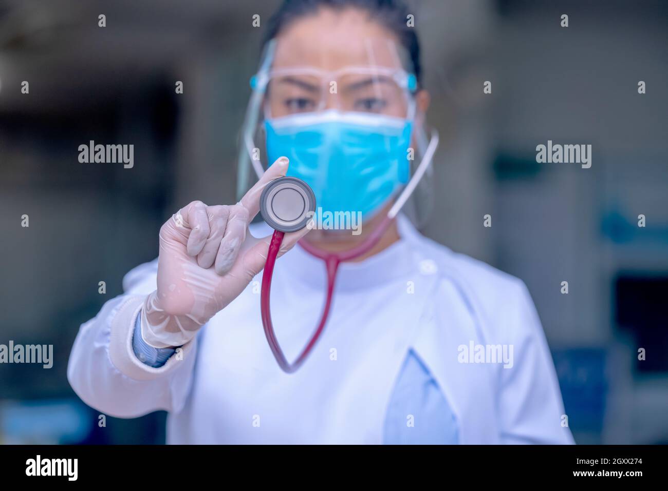 Stethoscope mask face shield hi-res stock photography and images - Alamy
