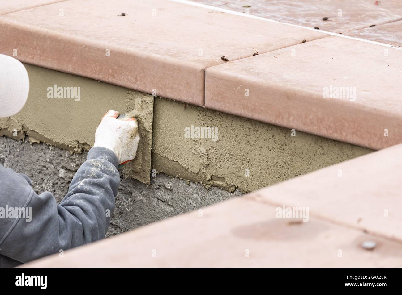 Applying cement hi-res stock photography and images - Alamy