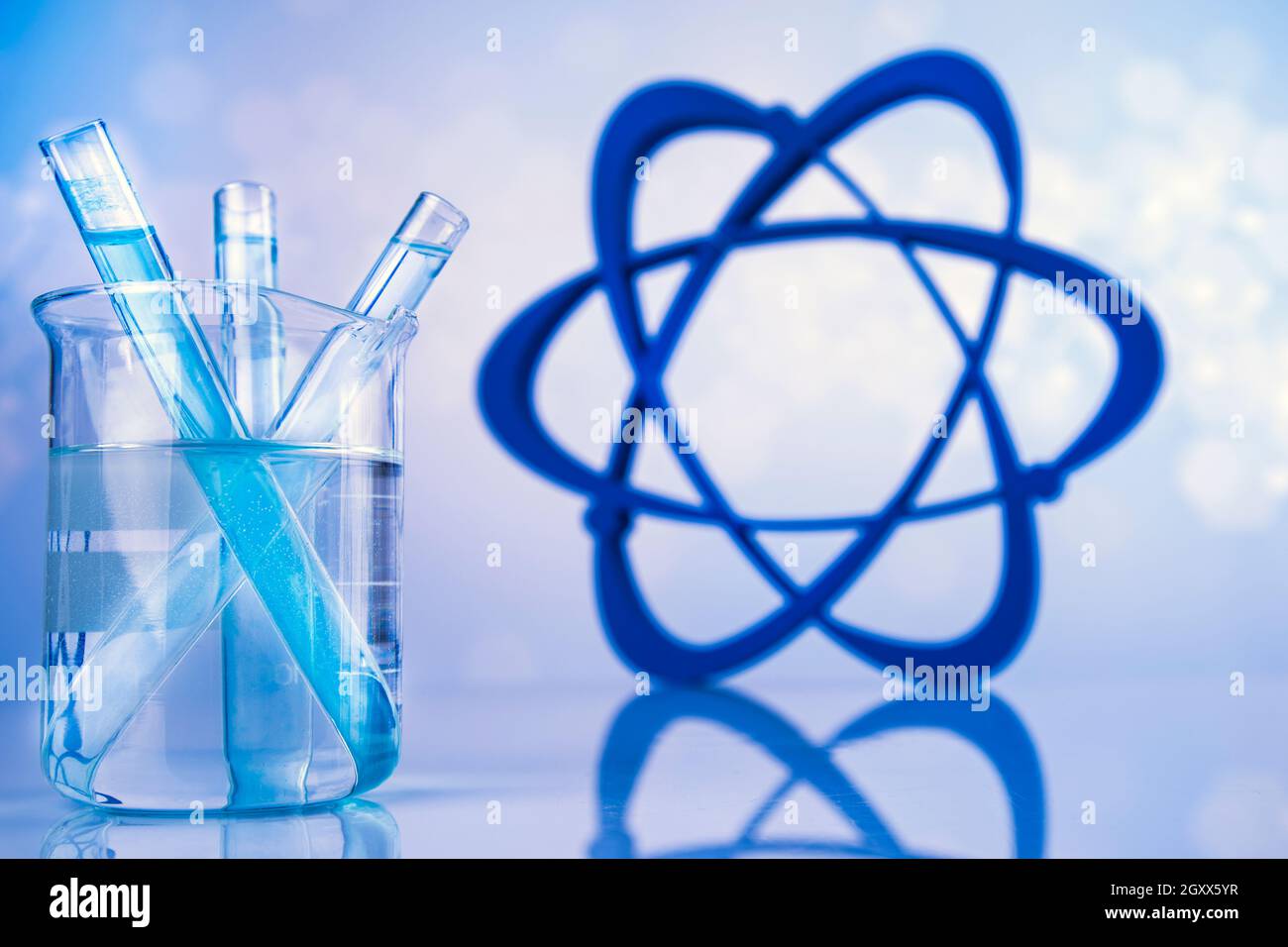 Laboratory beakers microscope blue hi-res stock photography and images ...