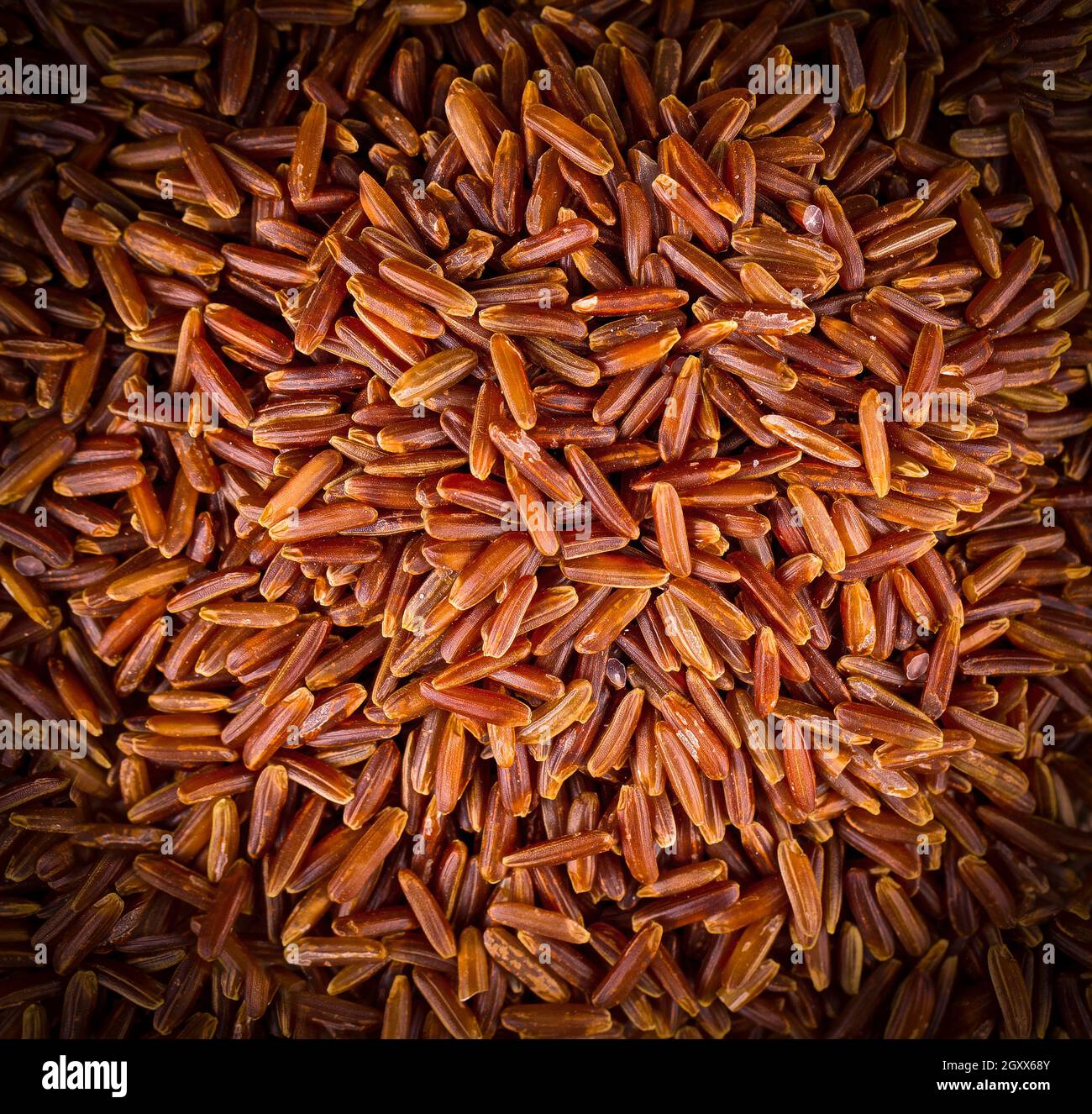 The close up texture of raw brown rice. Background Stock Photo - Alamy