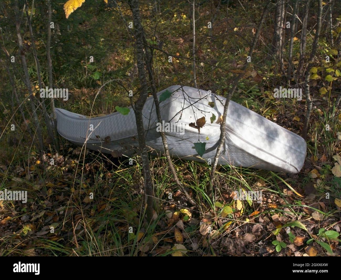 Mattress in tree hi-res stock photography and images - Alamy