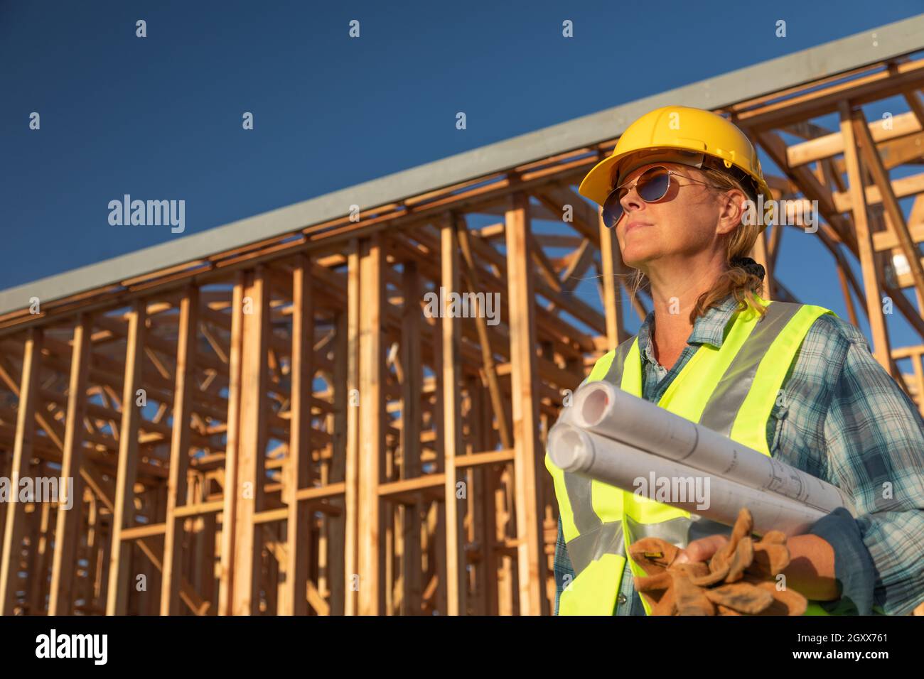 Female Construction Worker at Construction Site Stock Photo - Alamy