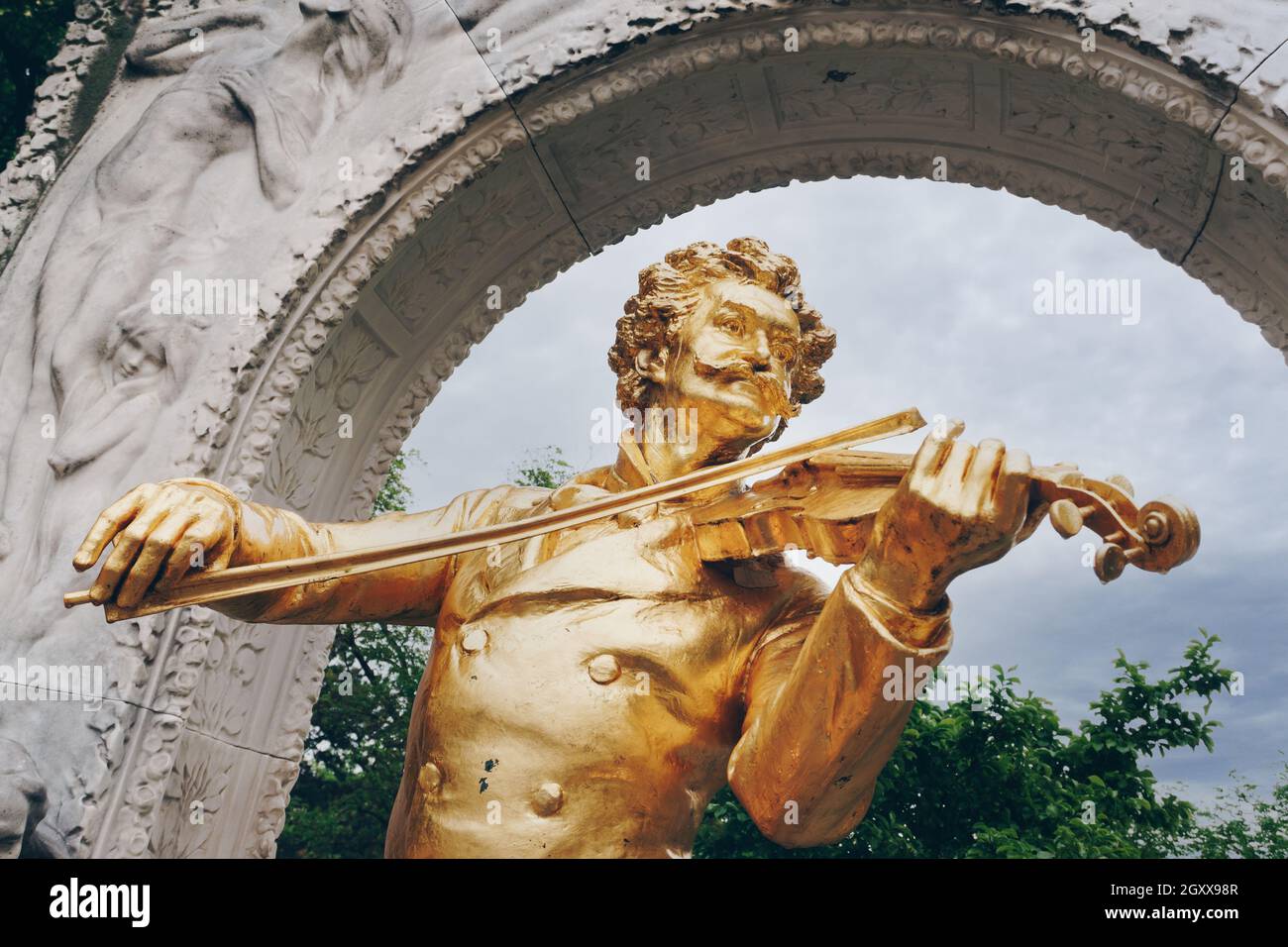 Johann Strauss monument in the Vienna city Stadtpark during springtime ...