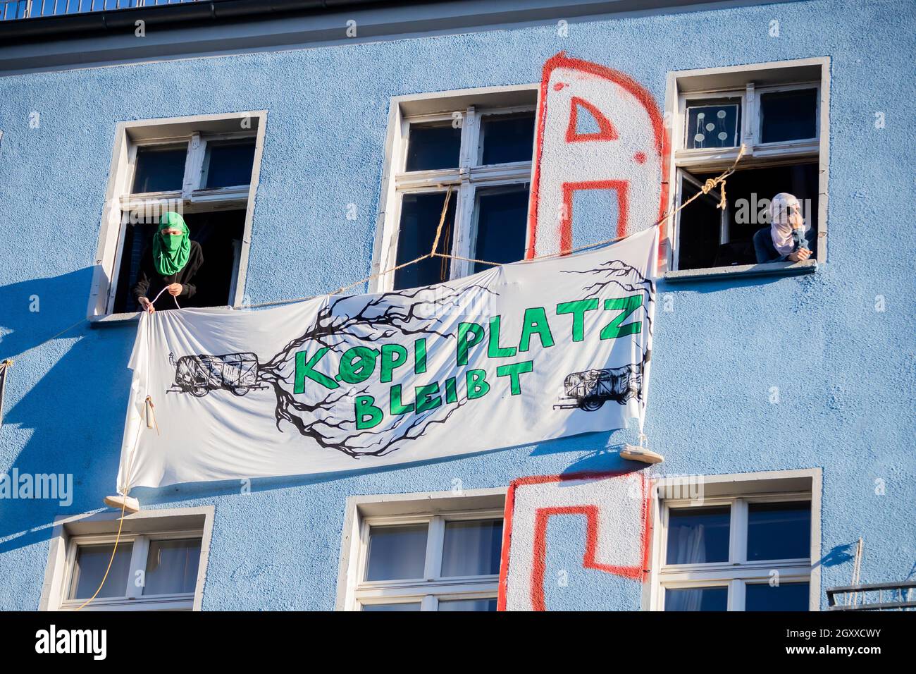 Left wing symbol hi-res stock photography and images - Alamy
