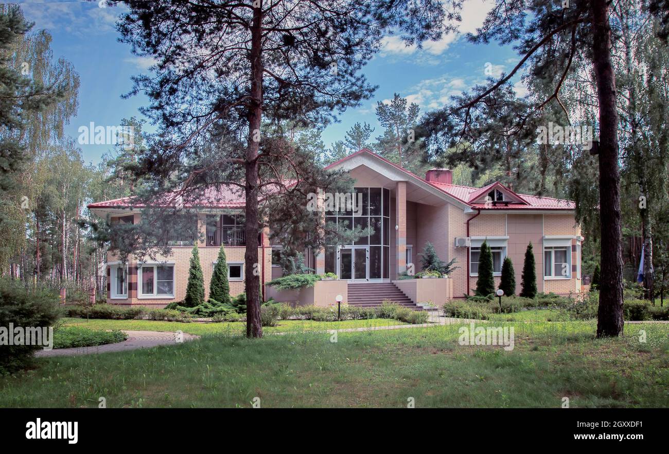 Well maintained building hi-res stock photography and images - Alamy