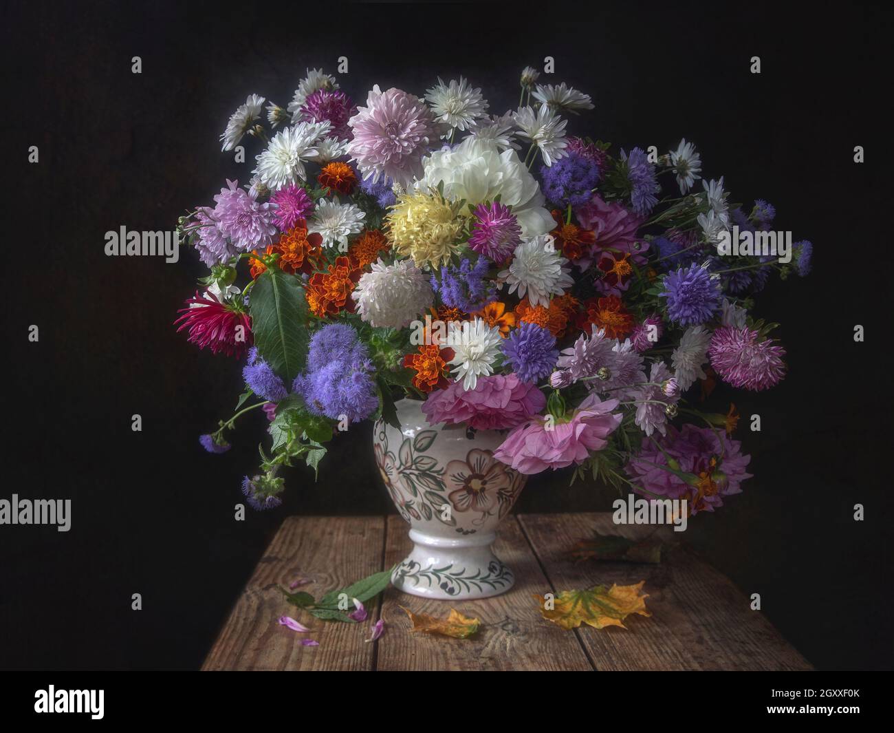 Still life with splendid bouquet of garden flowers Stock Photo - Alamy