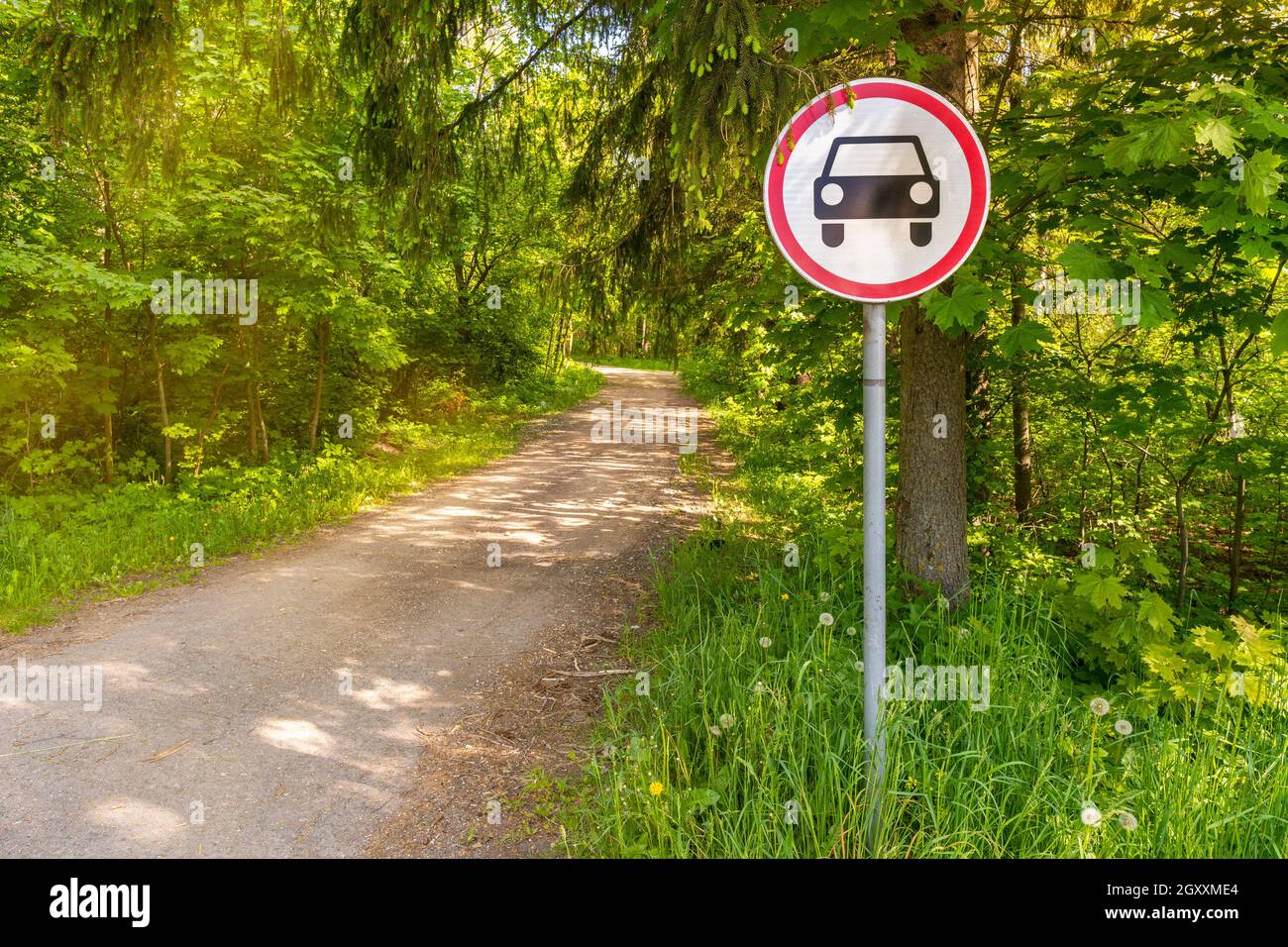 Car park closed ahead sign hi-res stock photography and images - Alamy