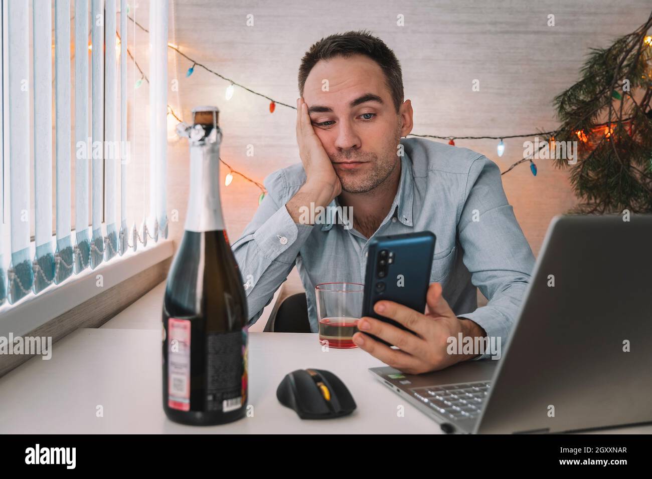 Drunk office christmas party hi-res stock photography and images - Alamy