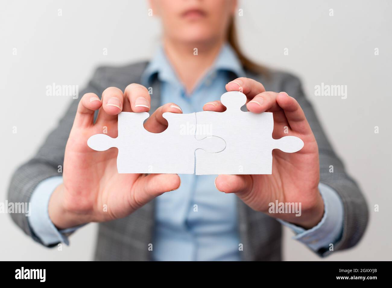 Businesswoman Find Strategy For Resolving Missing Ideas At Office Stock ...