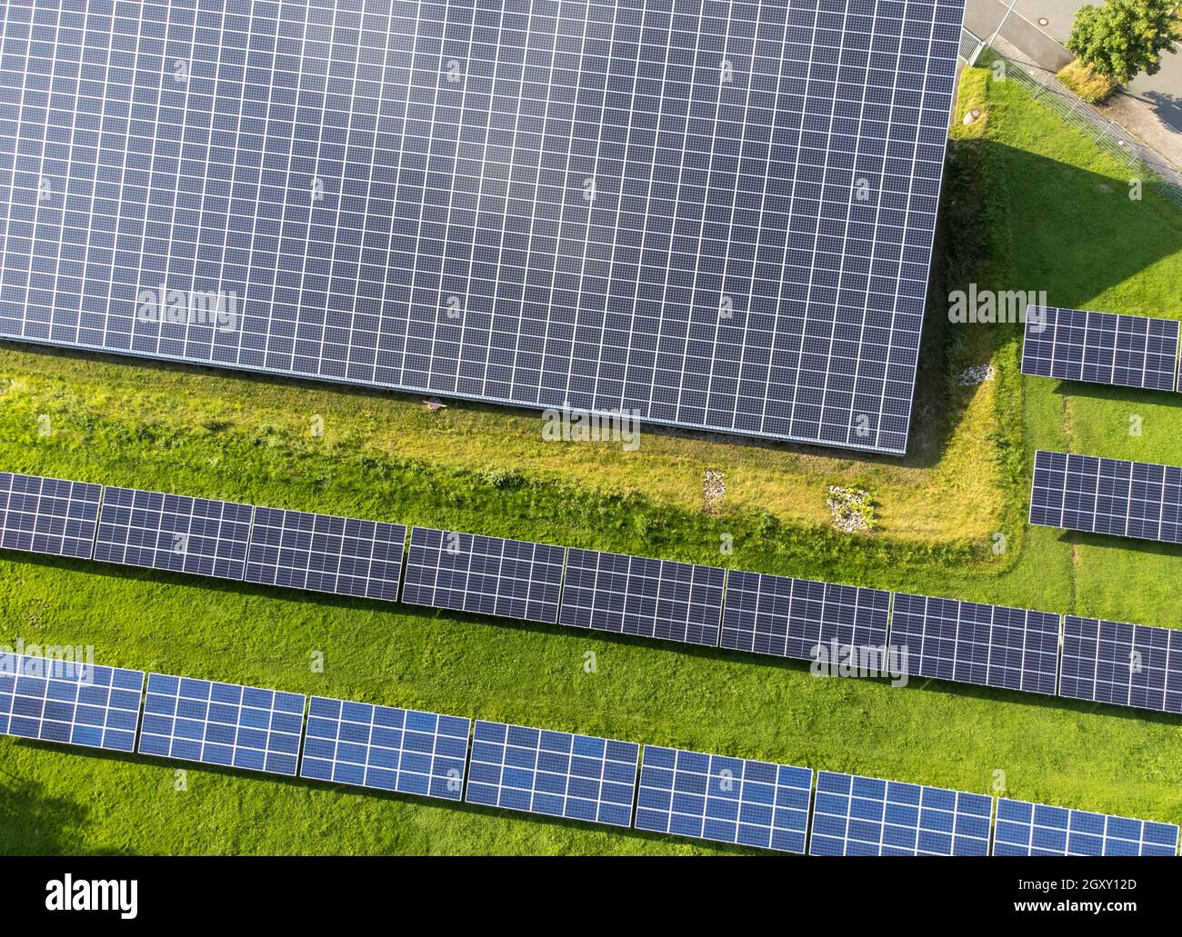 Solar panel park hi-res stock photography and images - Alamy