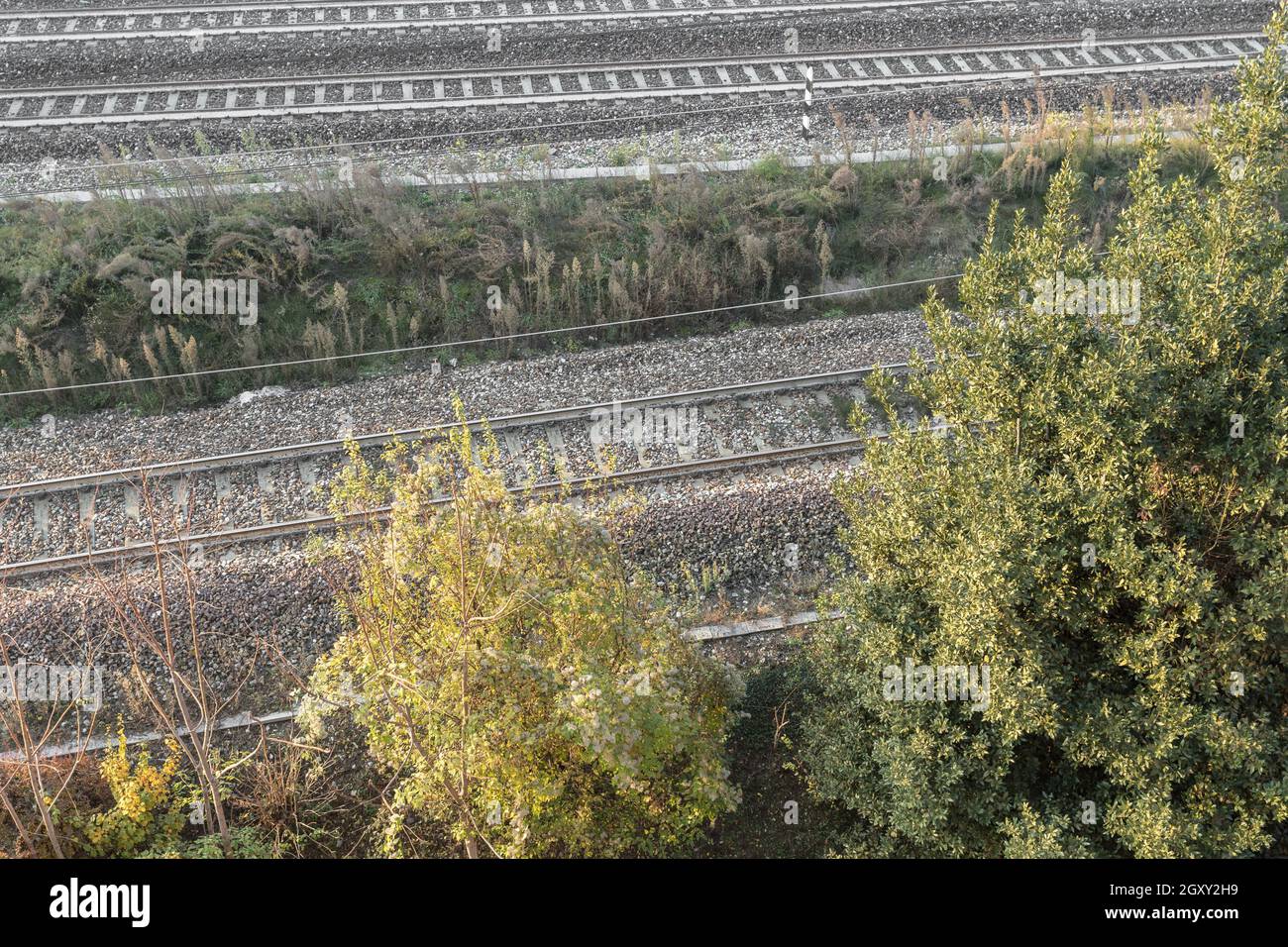 Train tracks top view hi-res stock photography and images - Alamy
