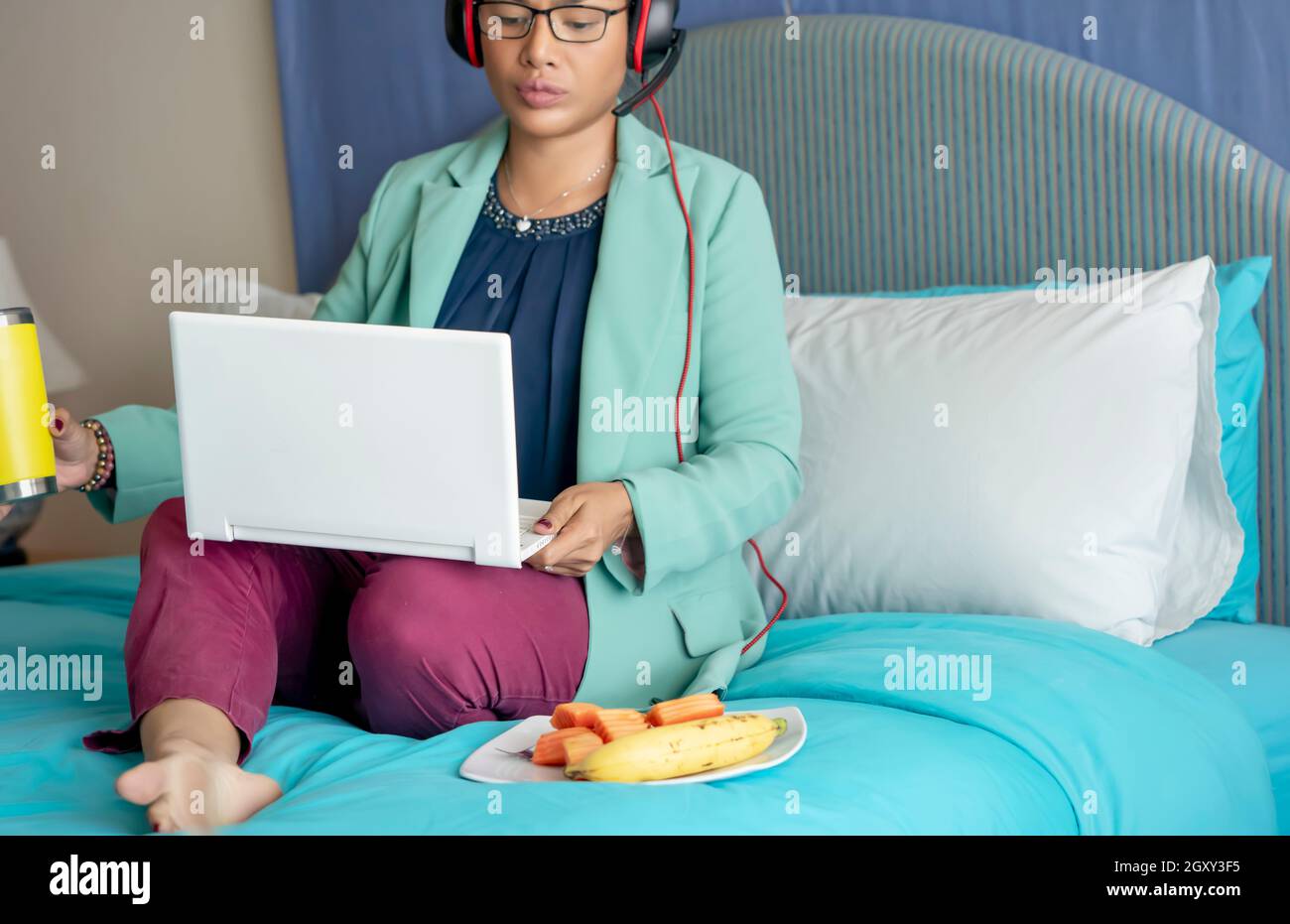 Bed zoom call work hi-res stock photography and images - Alamy