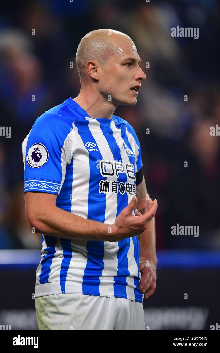 Aaron mooy soccer hi-res stock photography and images - Alamy