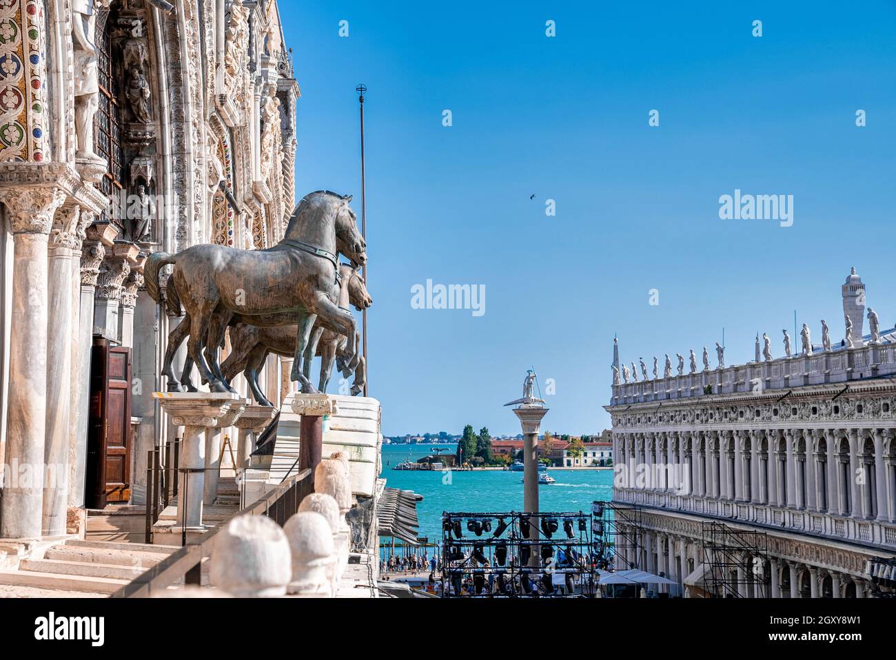 Ancient bronze horses of St Mark's Basilica in Venice, Italy Stock Photo - Alamy