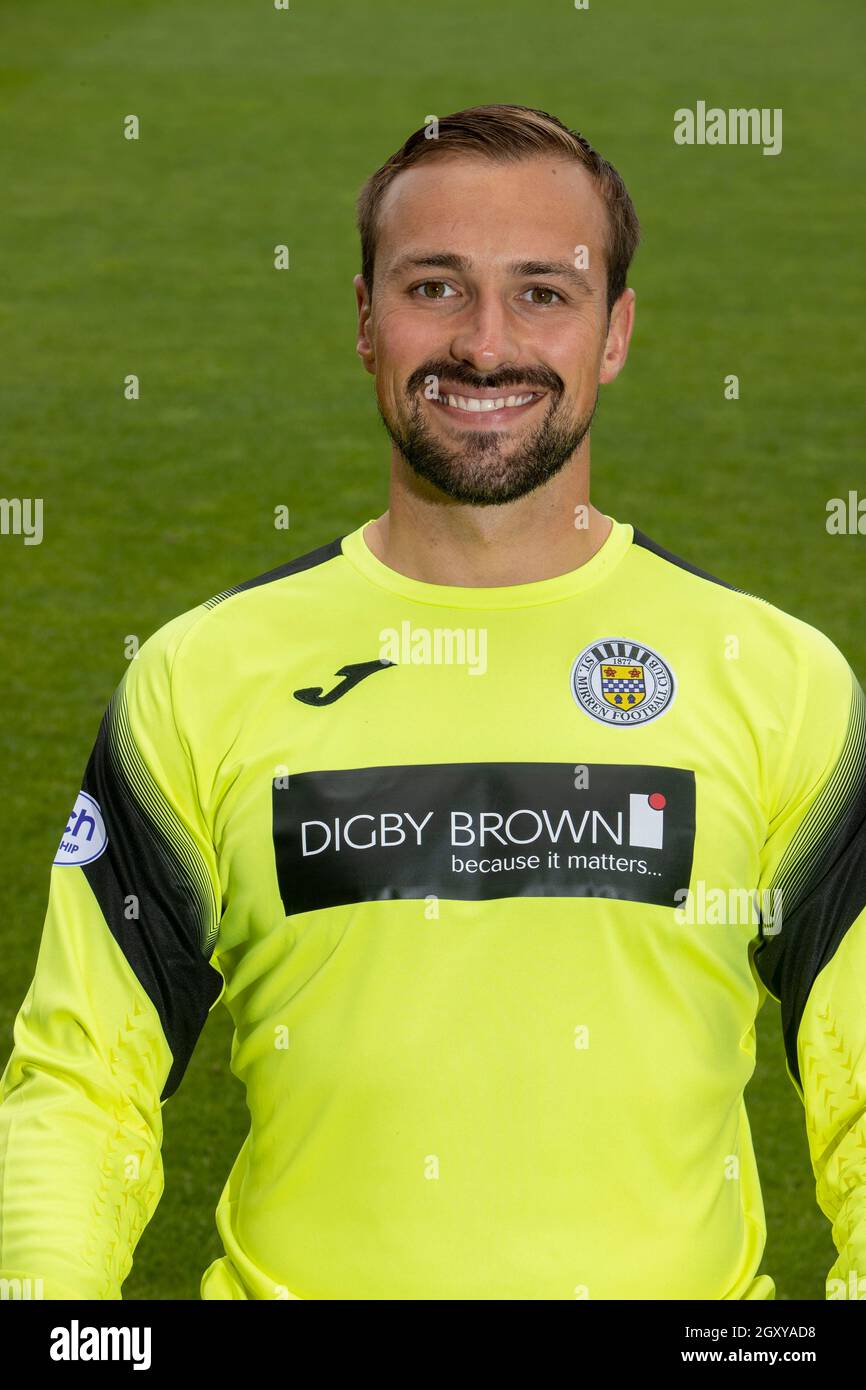 St Mirren goalkeeper Dean Lyness Stock Photo - Alamy