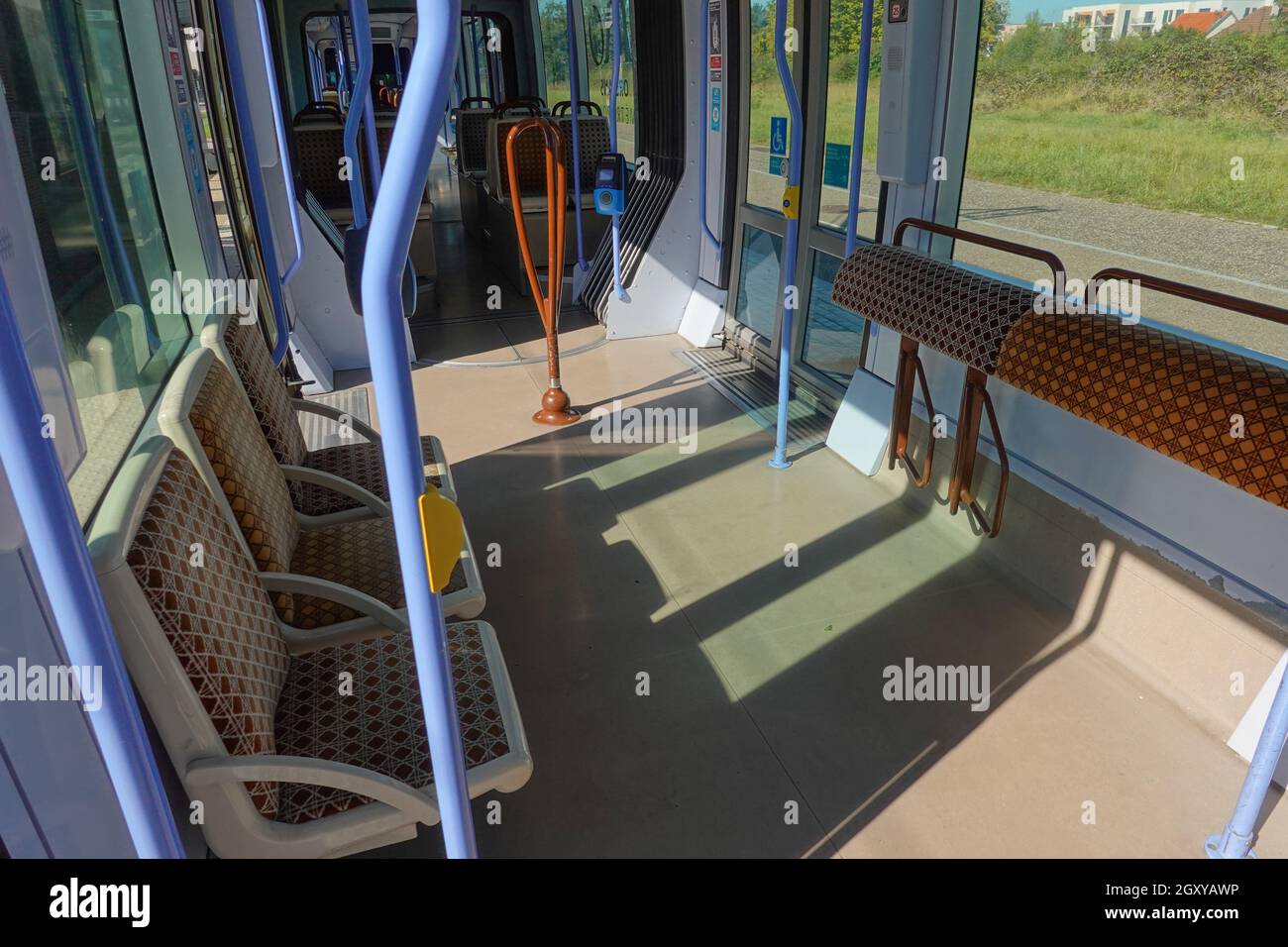 Orleans, Tramway, Innenraum, Design von Guerlain // Orleans, Tramway ...