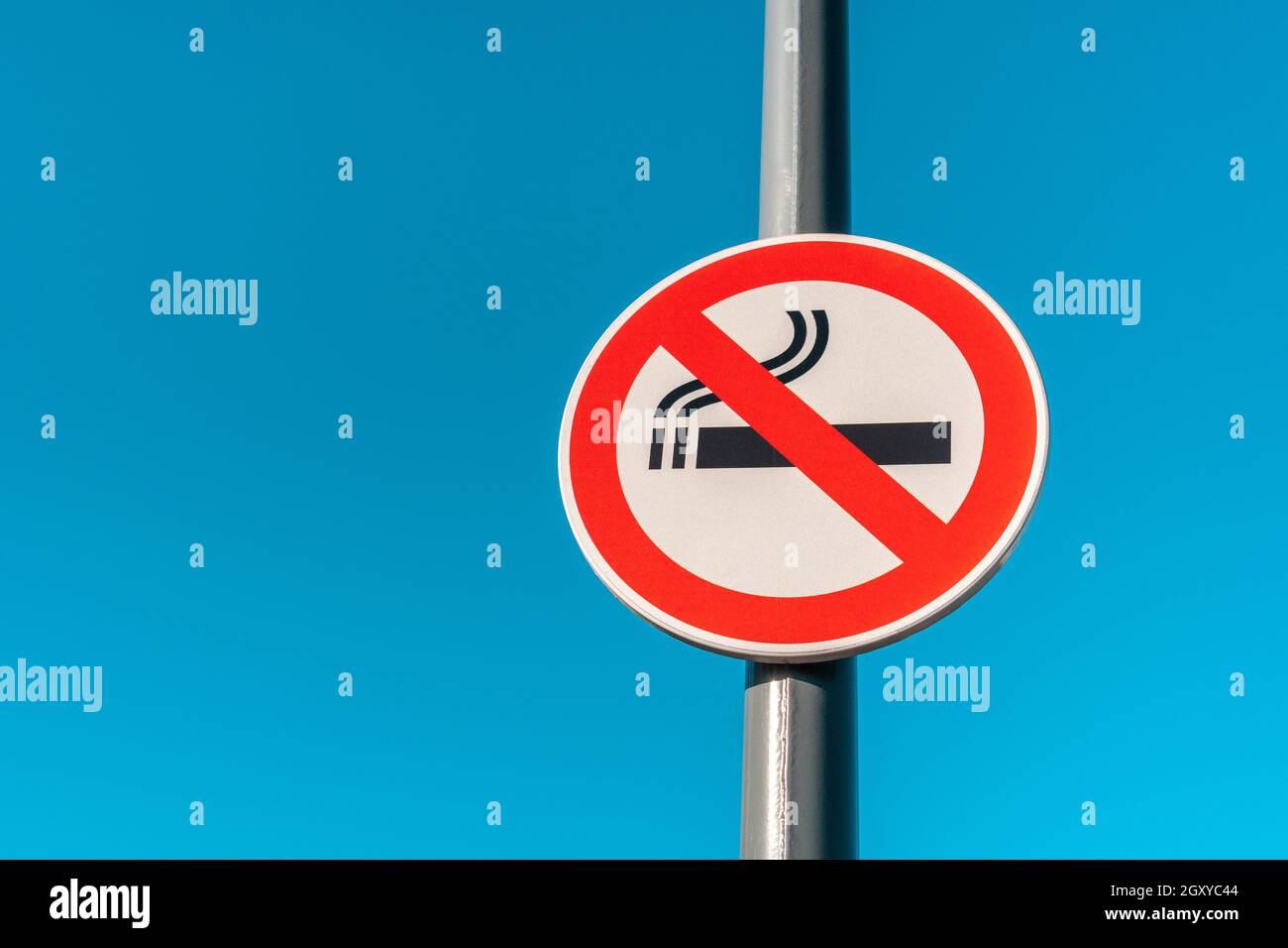 Tobacco free park hi-res stock photography and images - Alamy