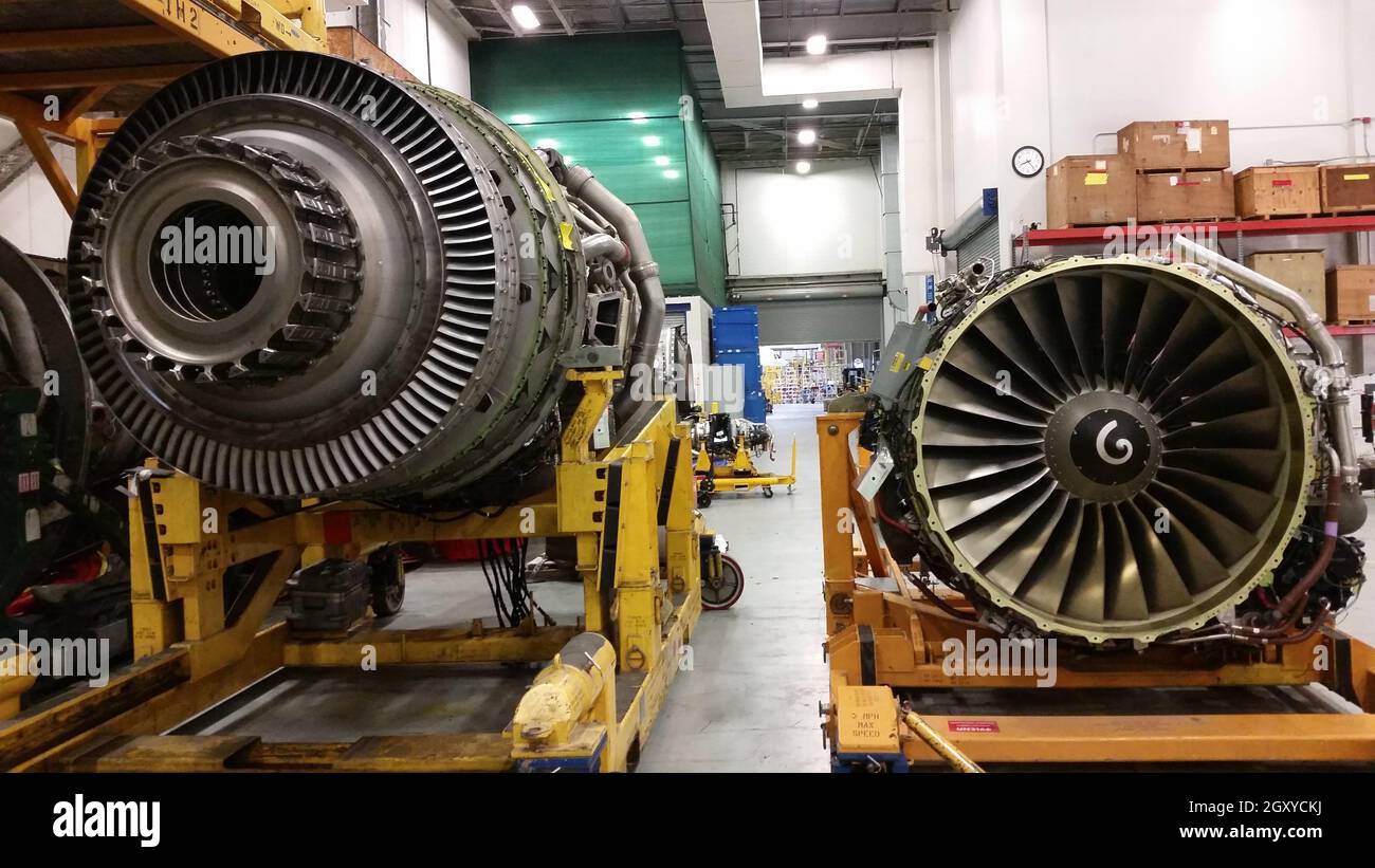 Jet engine maintenance hi-res stock photography and images - Alamy