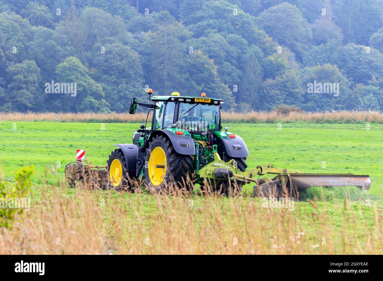 John deere mower hi-res stock photography and images - Alamy