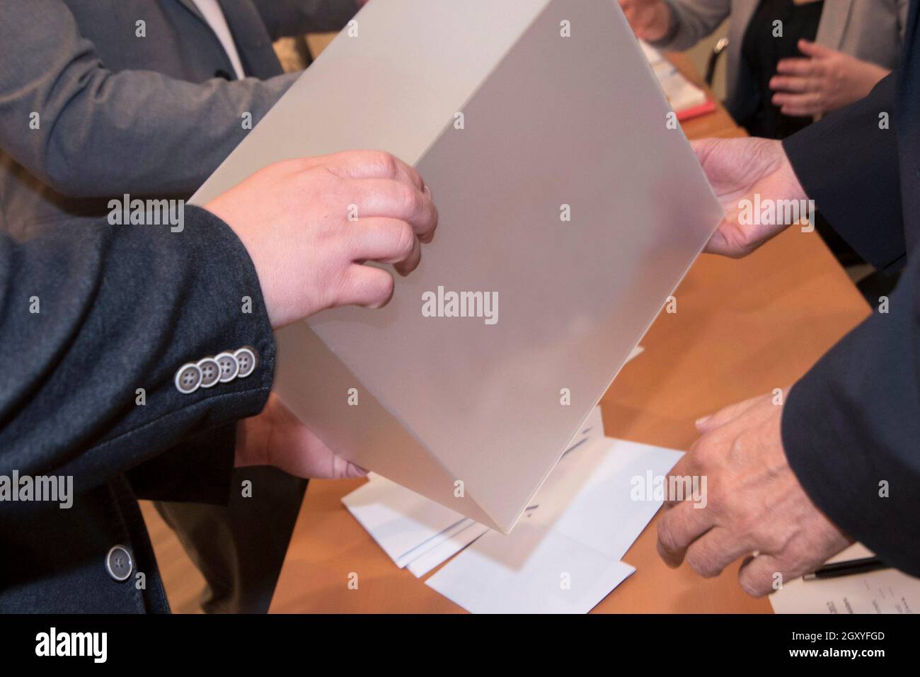 Constituency ballot paper hi-res stock photography and images - Alamy