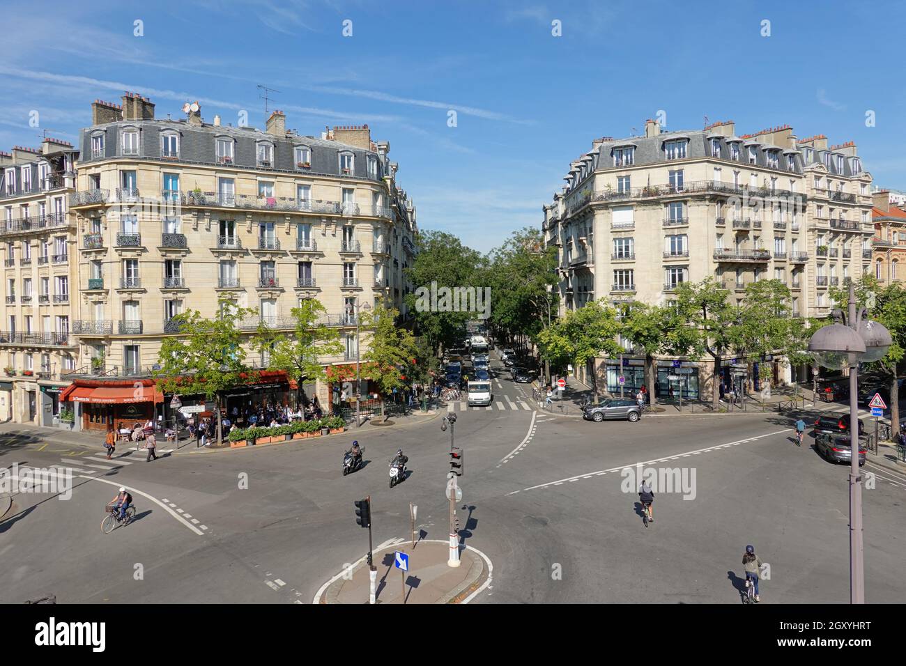 Paris, Place Balard Stock Photo - Alamy
