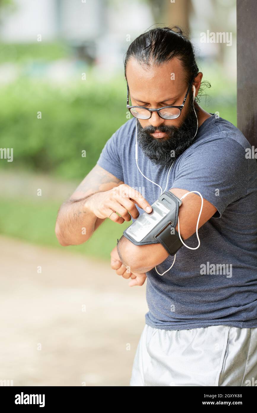 Track athlete with one arm hi-res stock photography and images - Alamy