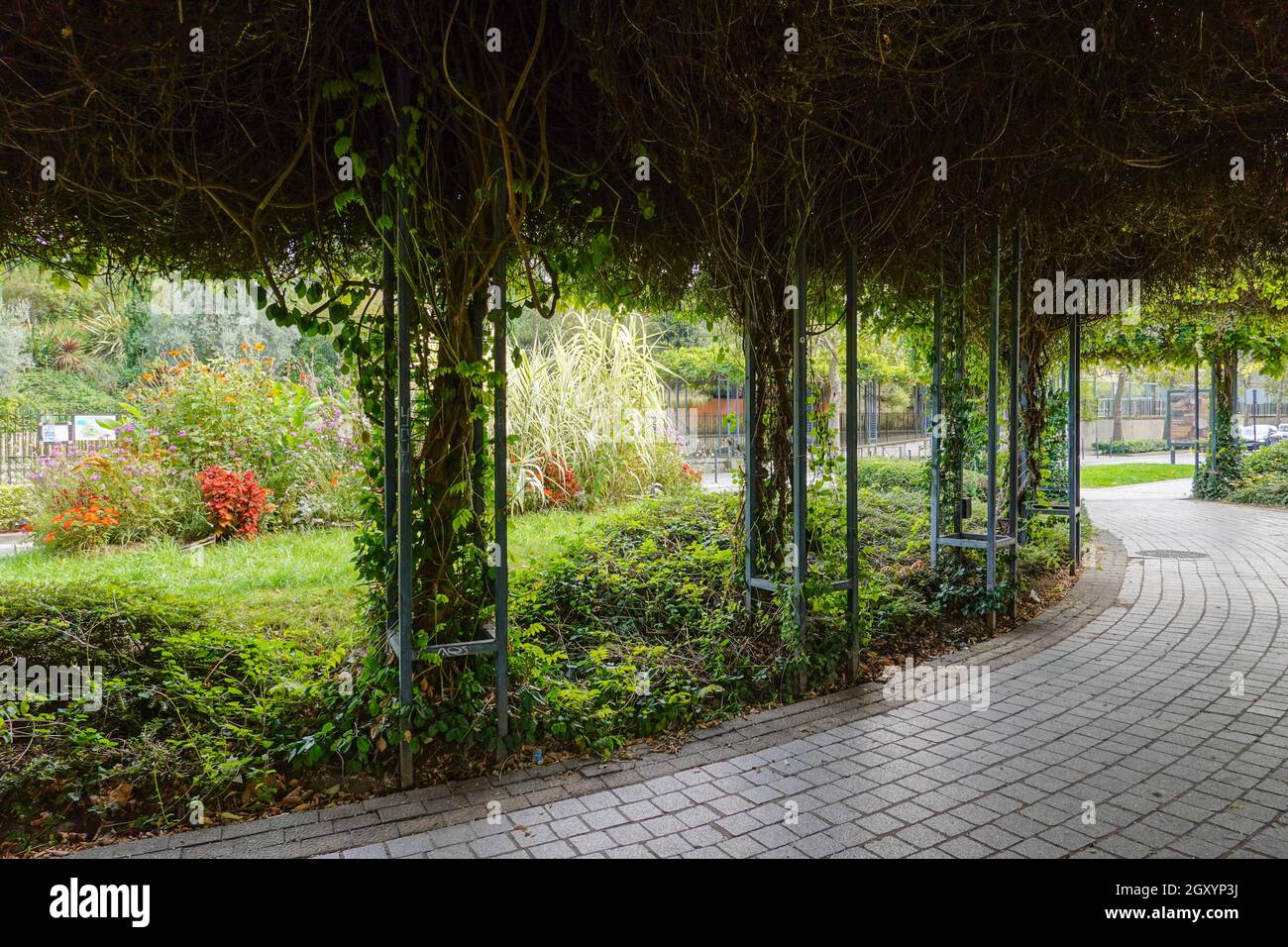 Paris boulogne billancourt hi-res stock photography and images - Alamy