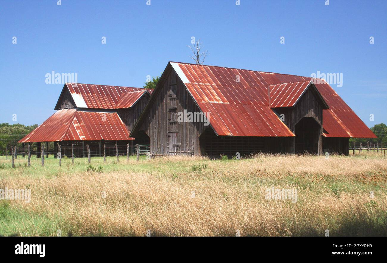 Historic Barns on rural farm in East Texas Stock Photo - Alamy