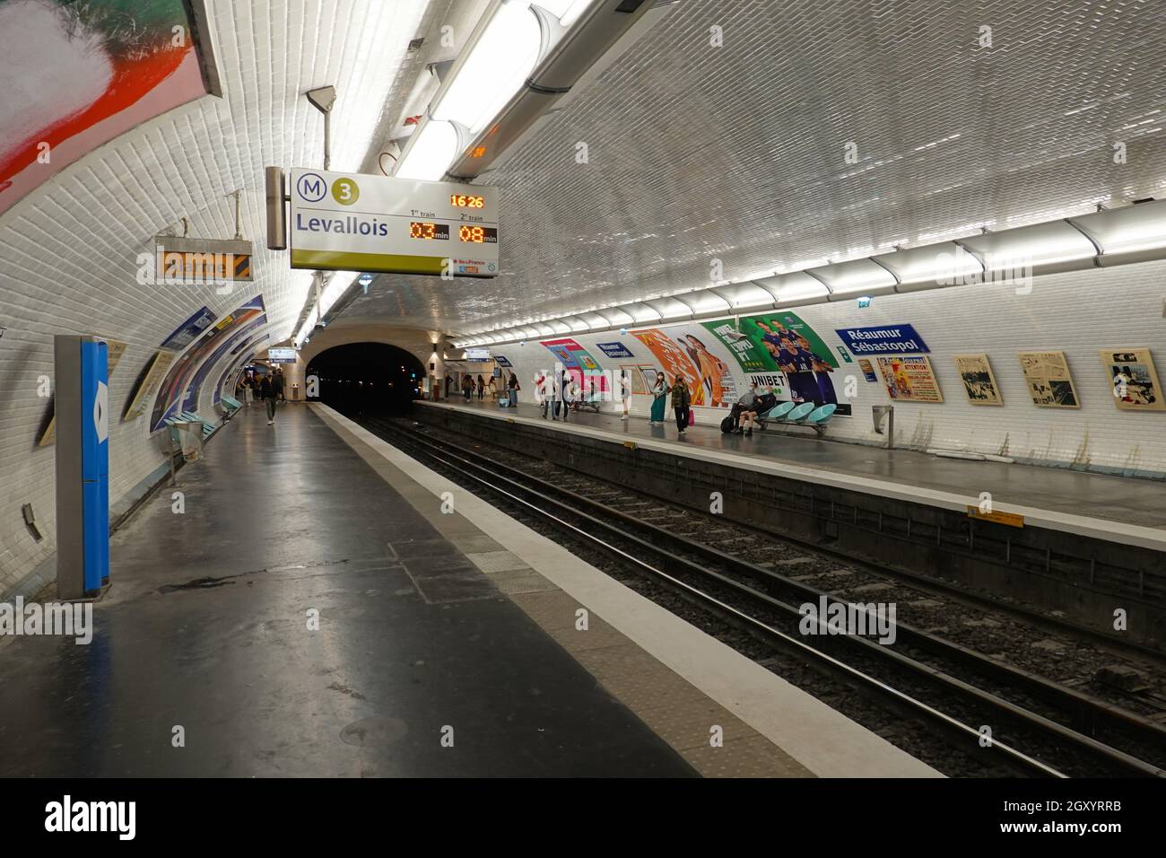 Paris, Metro, Station Réamur Sebastopol Stock Photo - Alamy
