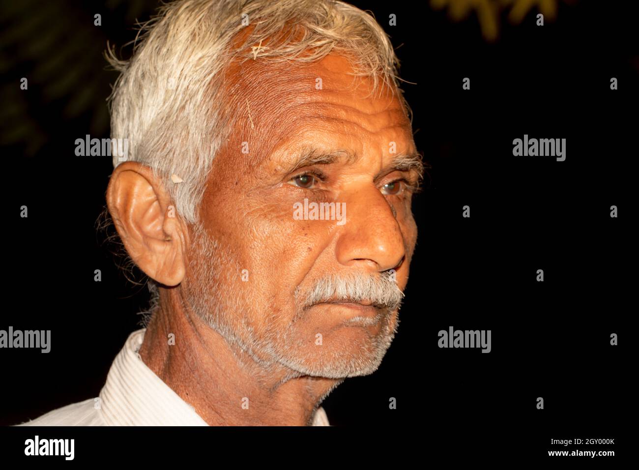 Indian man profile face hi-res stock photography and images - Alamy
