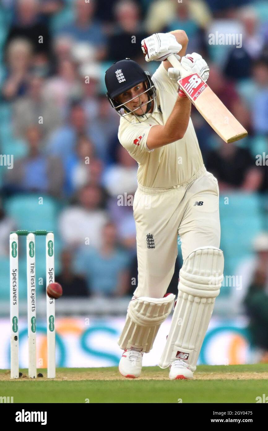 England captain joe root bats hi-res stock photography and images - Alamy