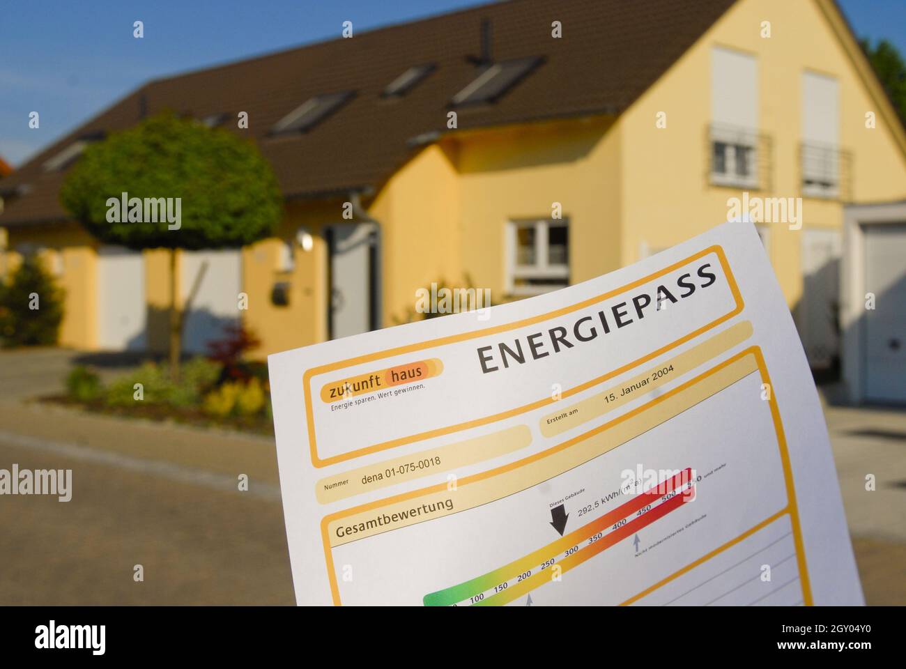 Building pass hi-res stock photography and images - Alamy