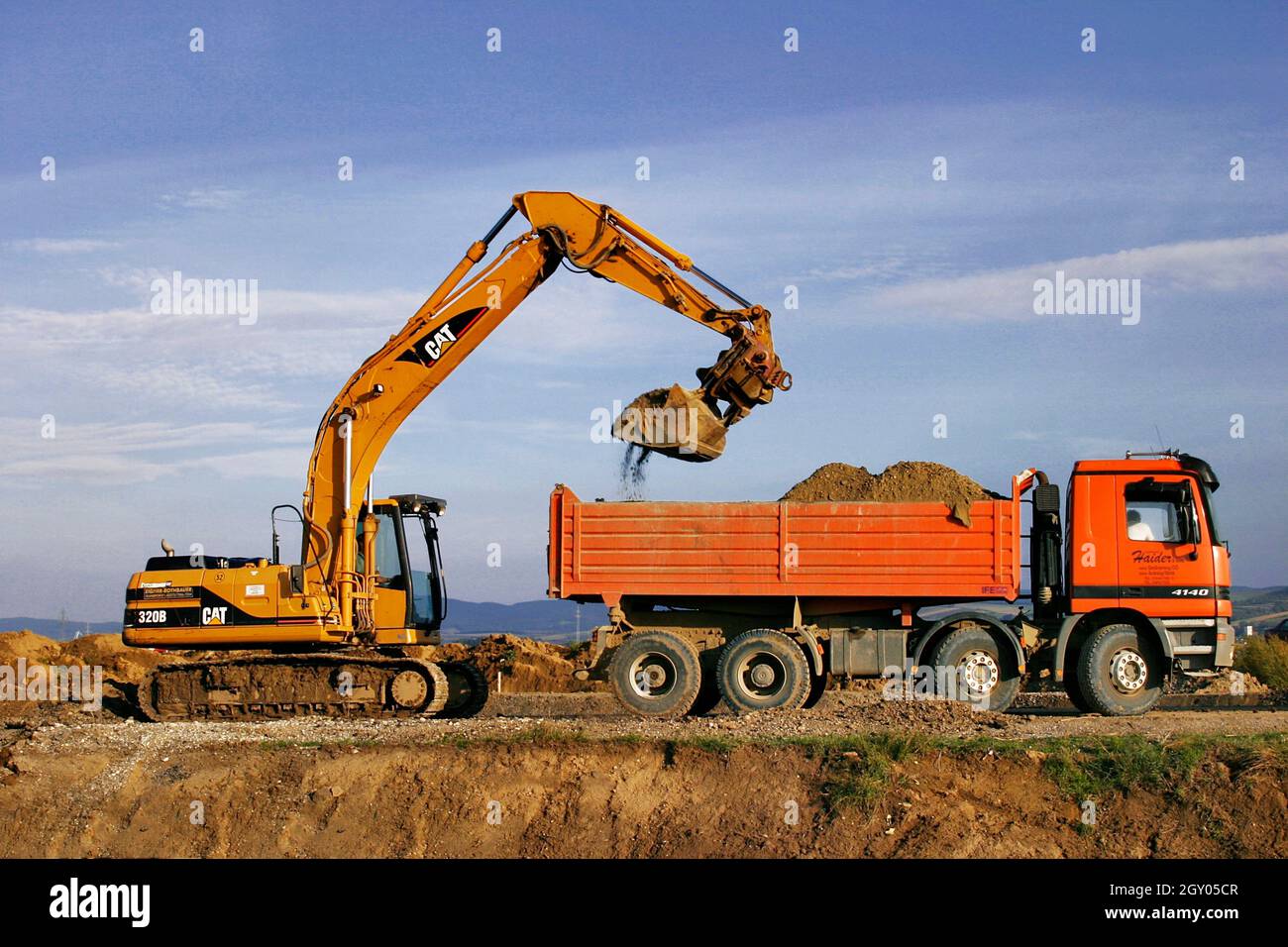 Building site vehicle hi-res stock photography and images - Alamy
