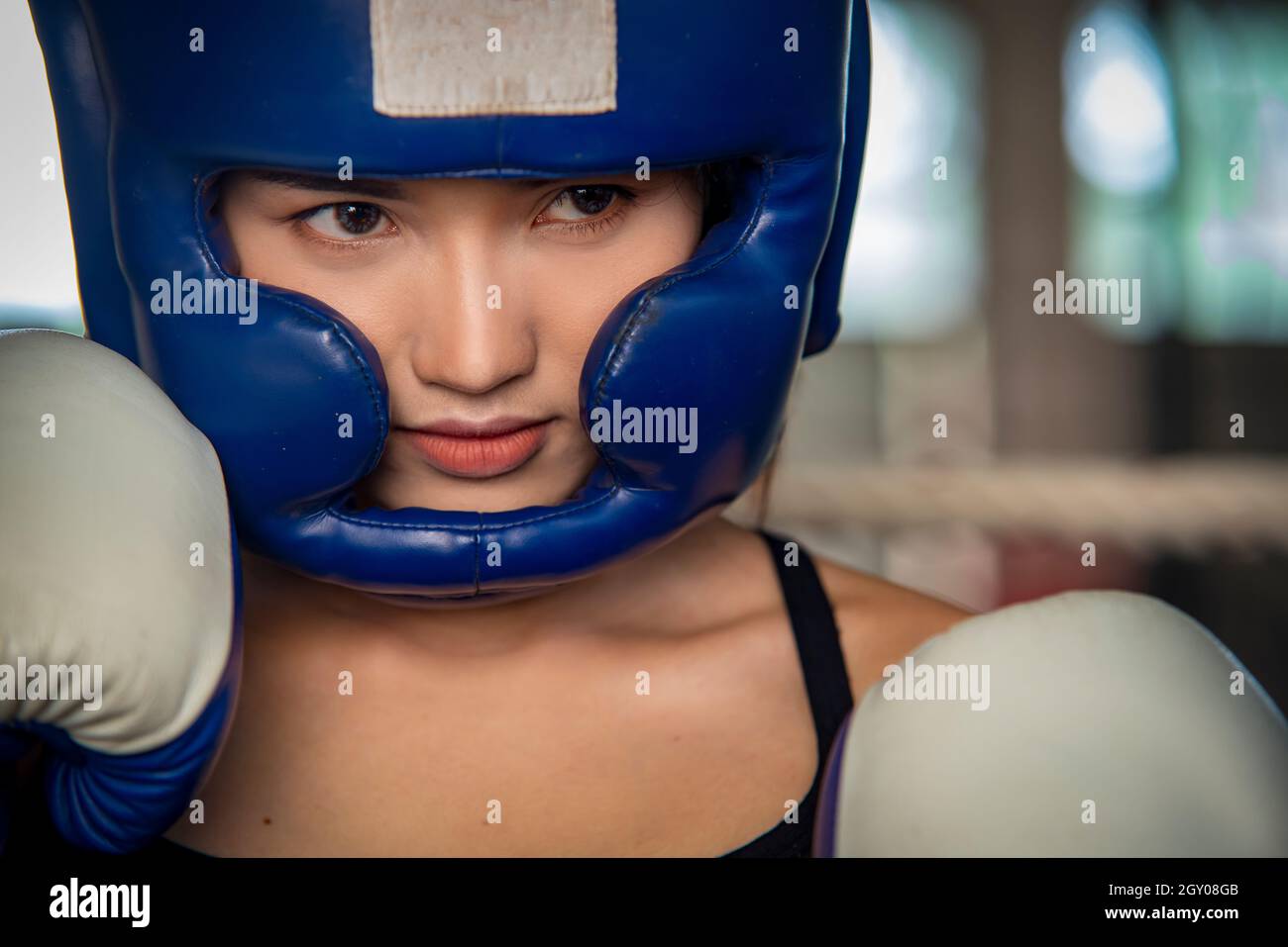 Mma fighter female hi-res stock photography and images - Alamy