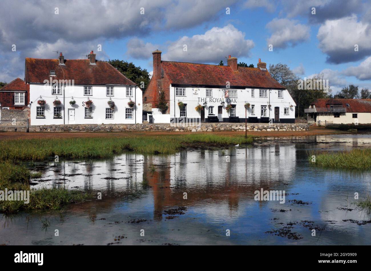 THE ROYAL OAK PUB , LANGSTONE, HAVANT, HANTS. PIC MIKE WALKER 2021 ...